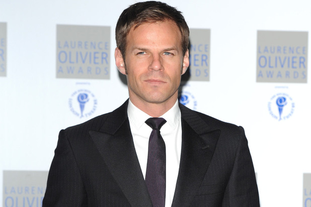 Classify English actor Ben Richards, and where can he pass?